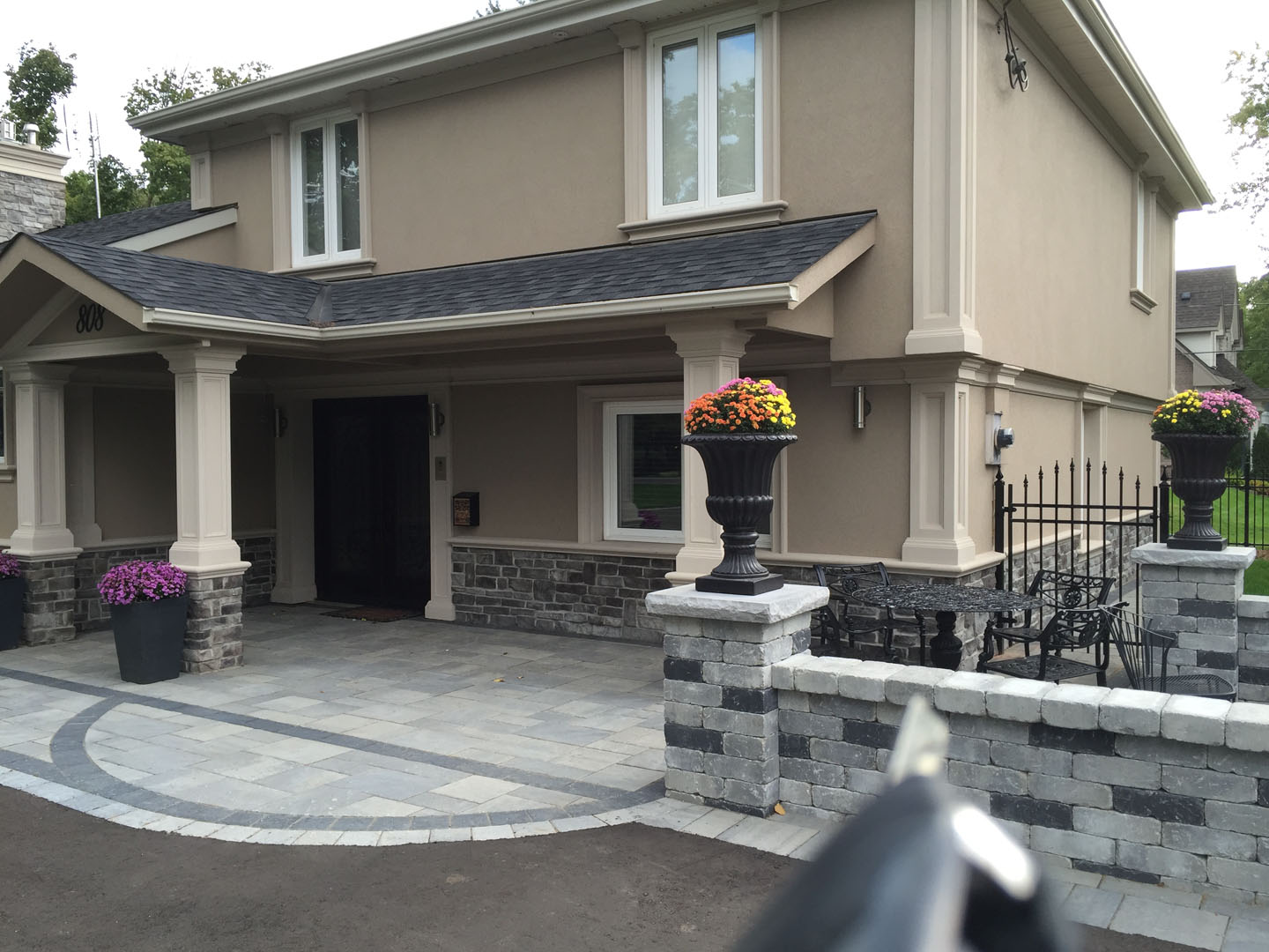 Why High-End Homes in Toronto Choose Stucco?